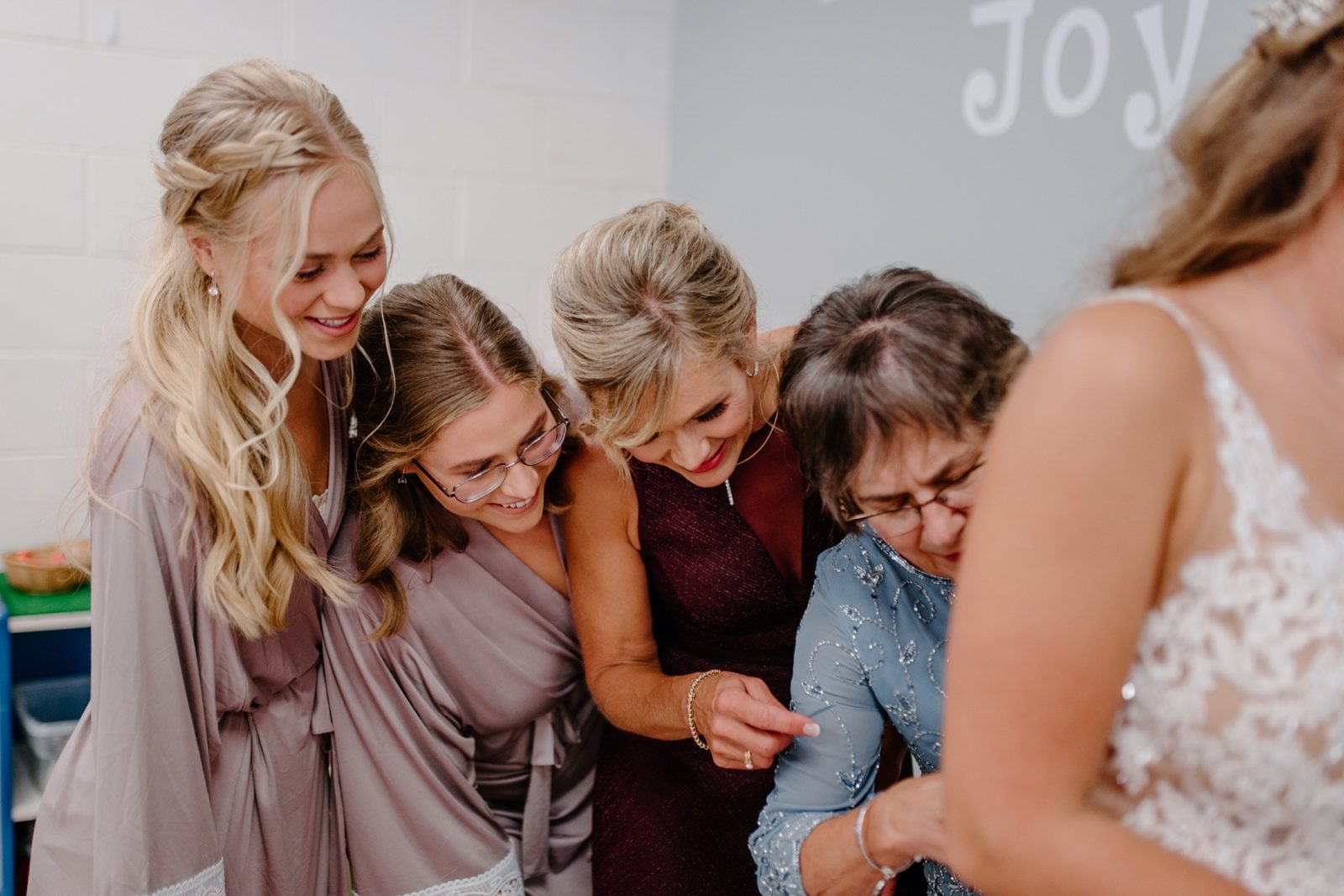 Hailey + Adam: Milwaukee Summer Wedding - angelajophoto.com